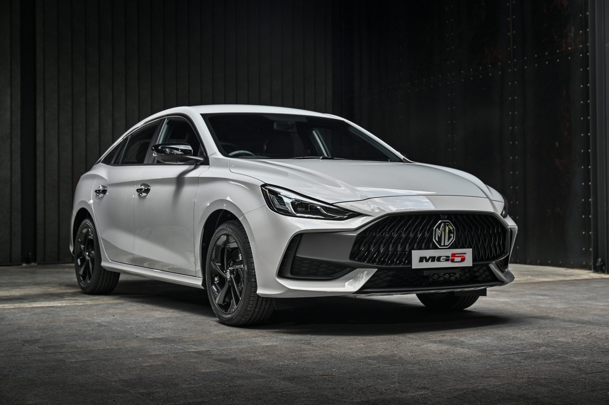 New MG5 ฉลอง 10 ปี แนะนำรุ่นพิเศษใหม่ - CarInner